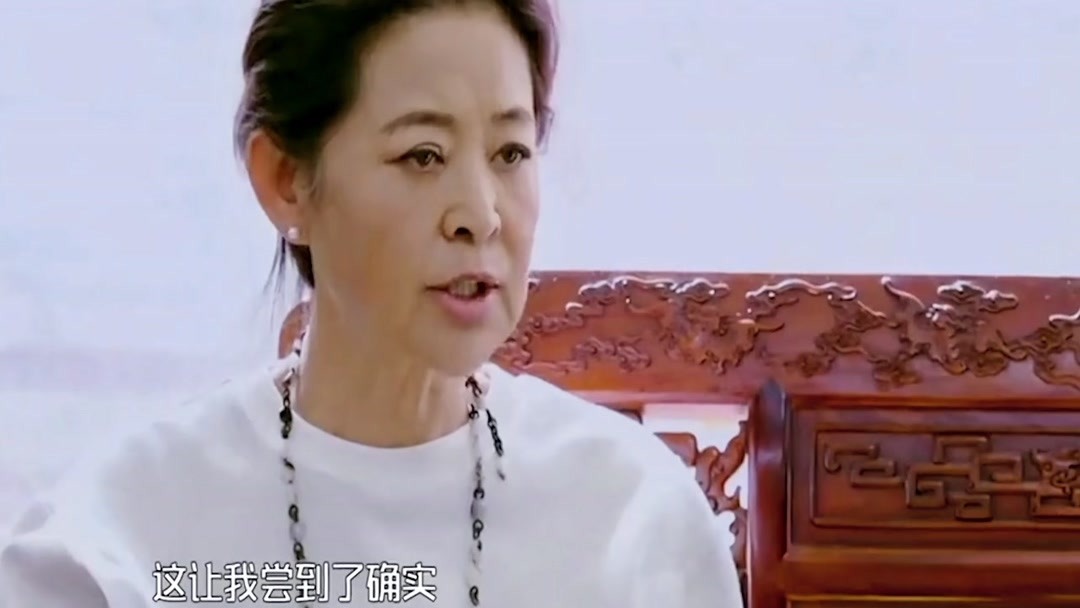 她是赵本山的“梦中情人”,历经5次恋爱3段婚姻,今61岁越变越美