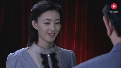 小姑娘面貌惊人,长得一模一样的女人