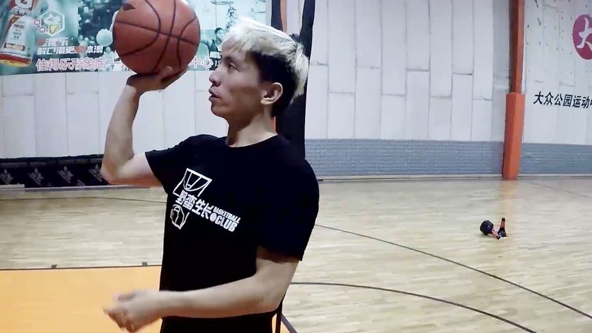 投篮不准怎么办,三个动作教你如何树立正确投篮价值观!