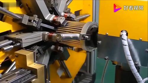 别眨眼!电机绕线圈过程,看着真舒服