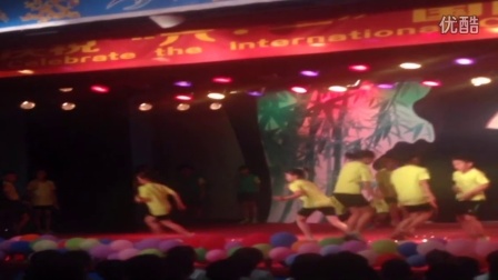 山西现代双语学校小学二部花样跳绳表演视频