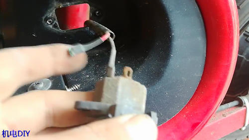 电动车不能充电原来是这里出了问题!几块钱就修好了这个故障