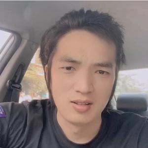 厦门跑网约车的王以权 