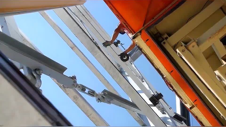 实拍钢构仓库建造过程,简直太棒了,中国制造就是这么的厉害