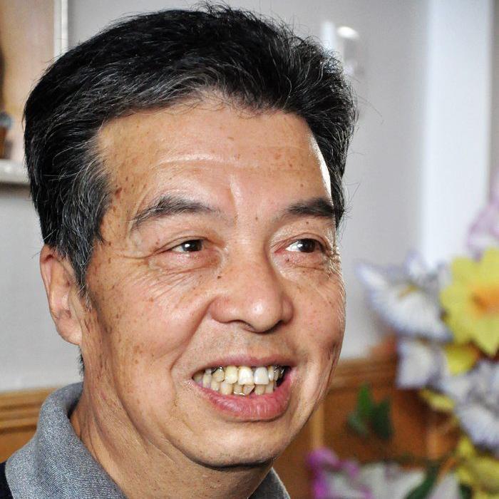 辛启荣 
