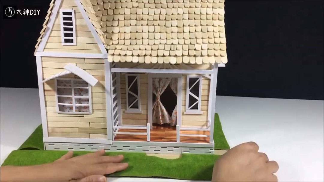 大神DIY:木棒手工制作美式风格温馨小房子,太漂亮