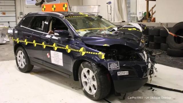 不要再问我沃尔沃XC60安全性能如何,看完碰撞测试你心里就有数了