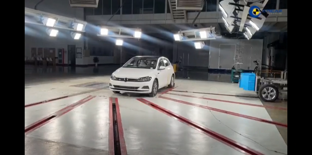 上汽大众Polo Plus-CNCAP 侧面碰撞试验