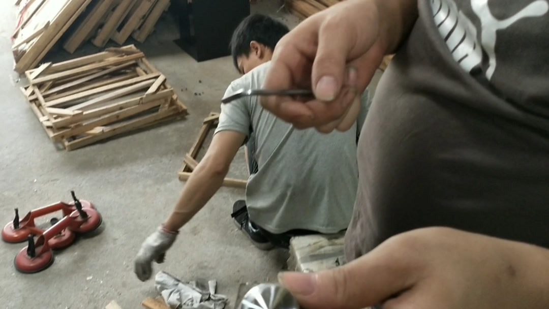 茶几玻璃钢饼客人反应老脱落,今天做个实验,看看效果怎么样?
