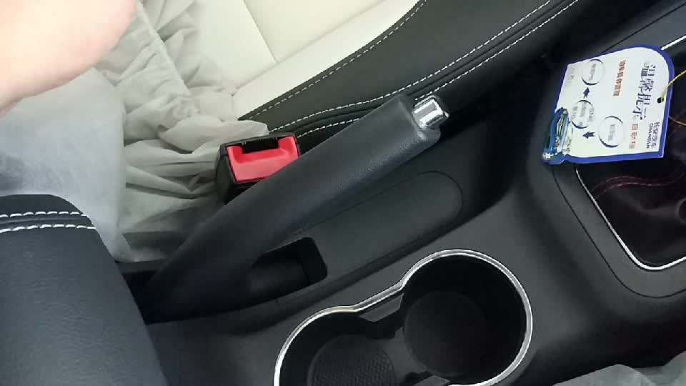 长安三五如果把传统手刹换成电子刹车会不会更好点呢「来自懂车帝...