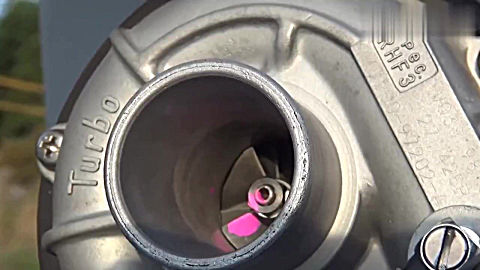 在摩托车上装了一个本田涡轮增压器,淘汰利用之后看看怎么样