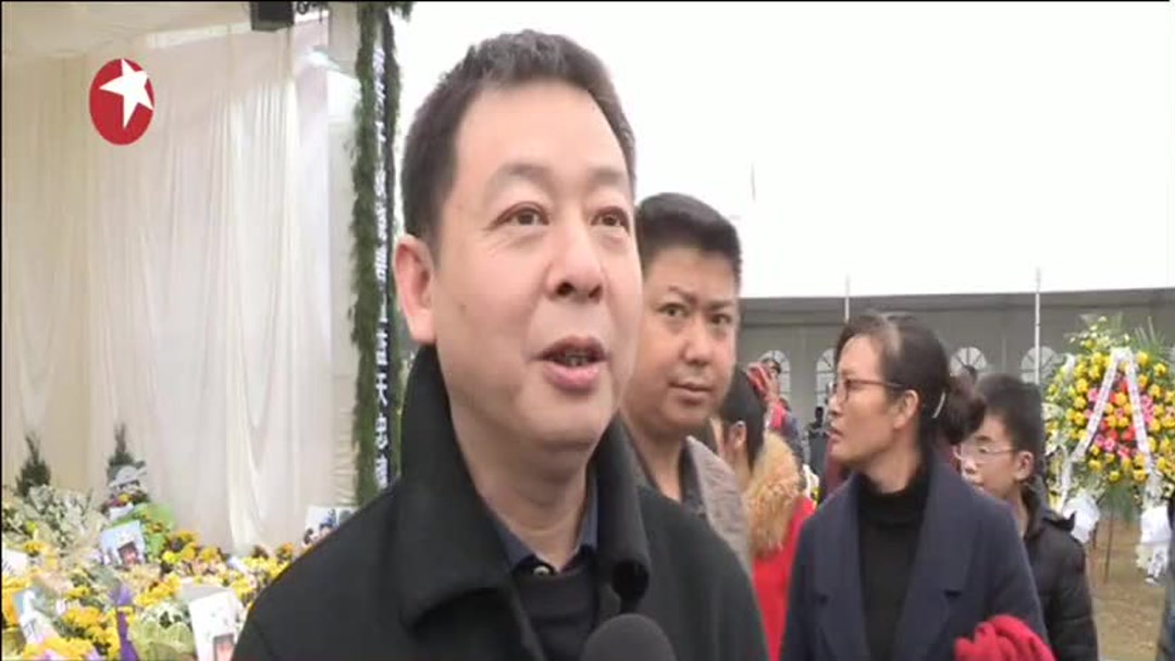 四川崇州:余旭烈士魂归故里 数万家乡父老自发悼念 161120