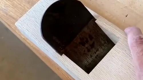 木工师傅的最佳伙伴,那就是形影不离的刨子了,不得不说这东西真好用!