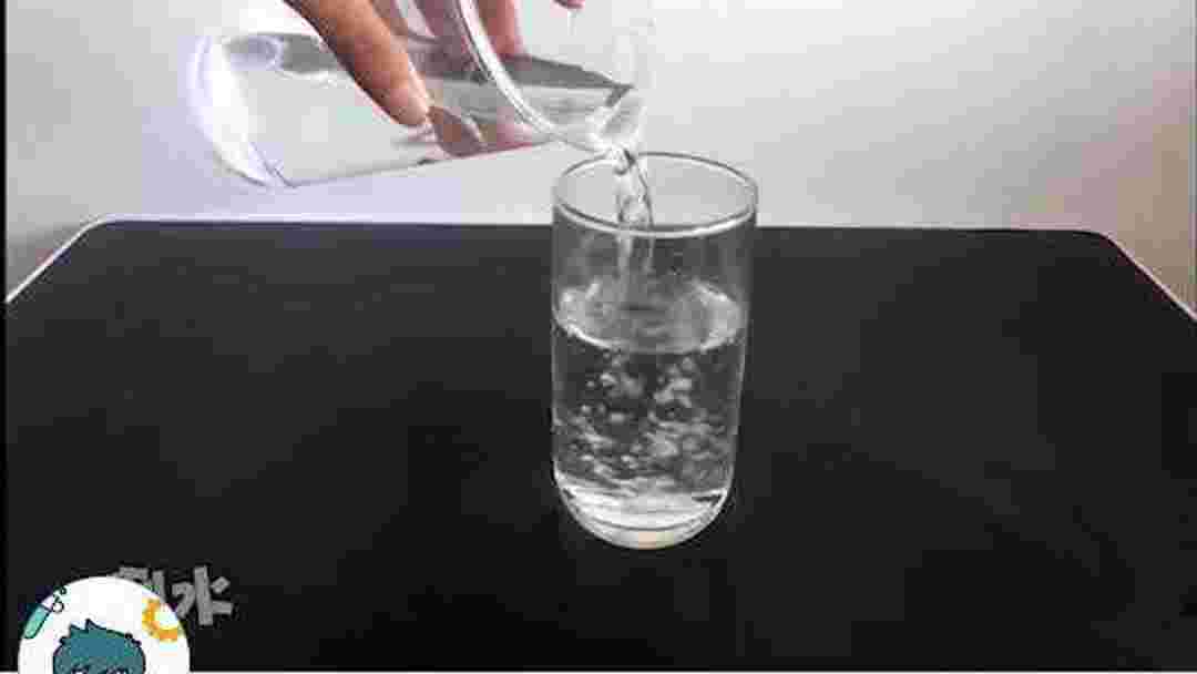 科学小实验:沉浮鸡蛋