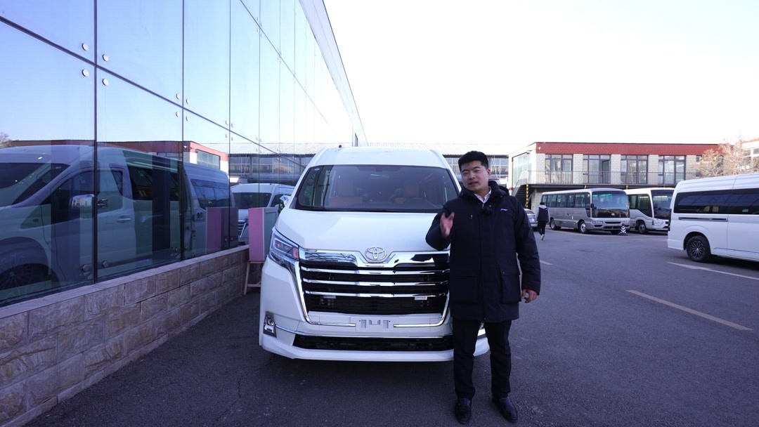原装进口丰田海狮皇冠版9座,为老板量身打造的豪华商务接待车