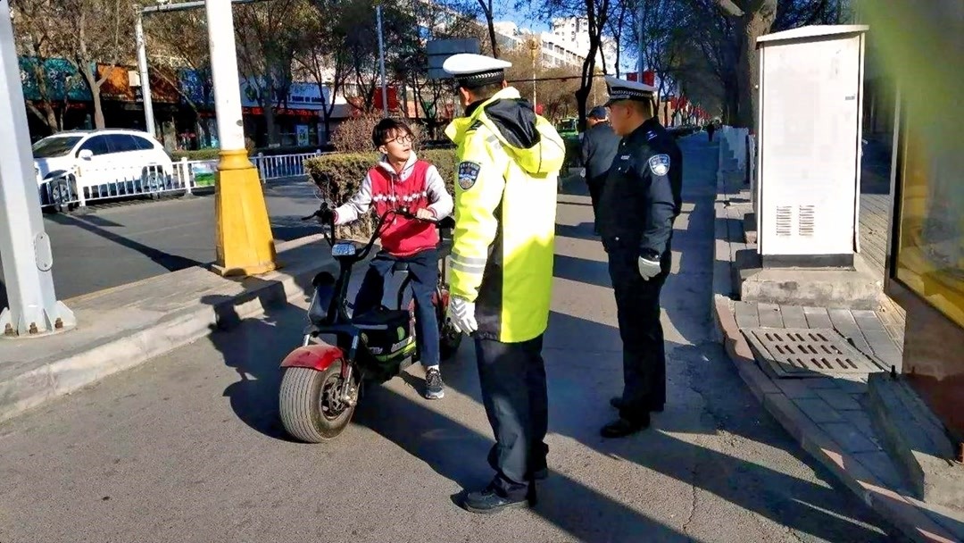即日起,这类电动车“禁止上路”,否则立马扣车罚款,不是吓唬你