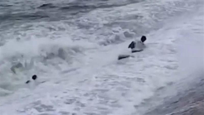 痛心!青岛2游客被浪卷走,均不幸遇难