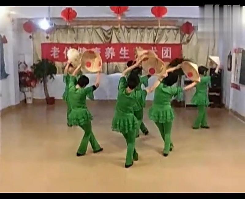舞蹈《渔家姑娘织渔网》