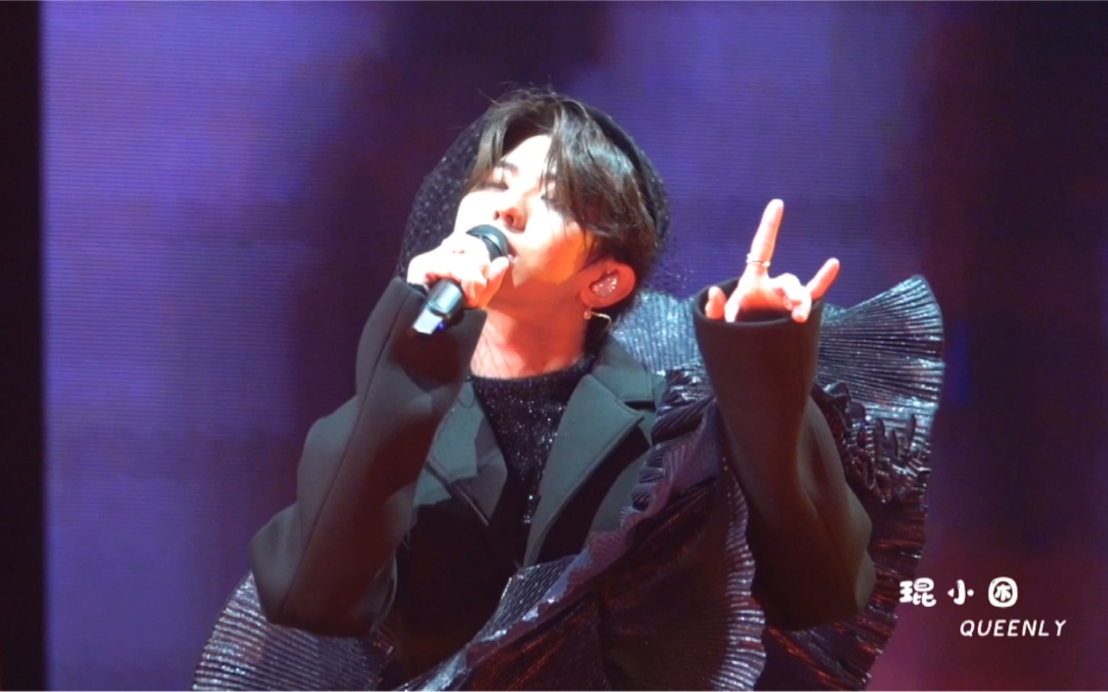 蔡徐坤2021年演唱会-北京站《哈哈》