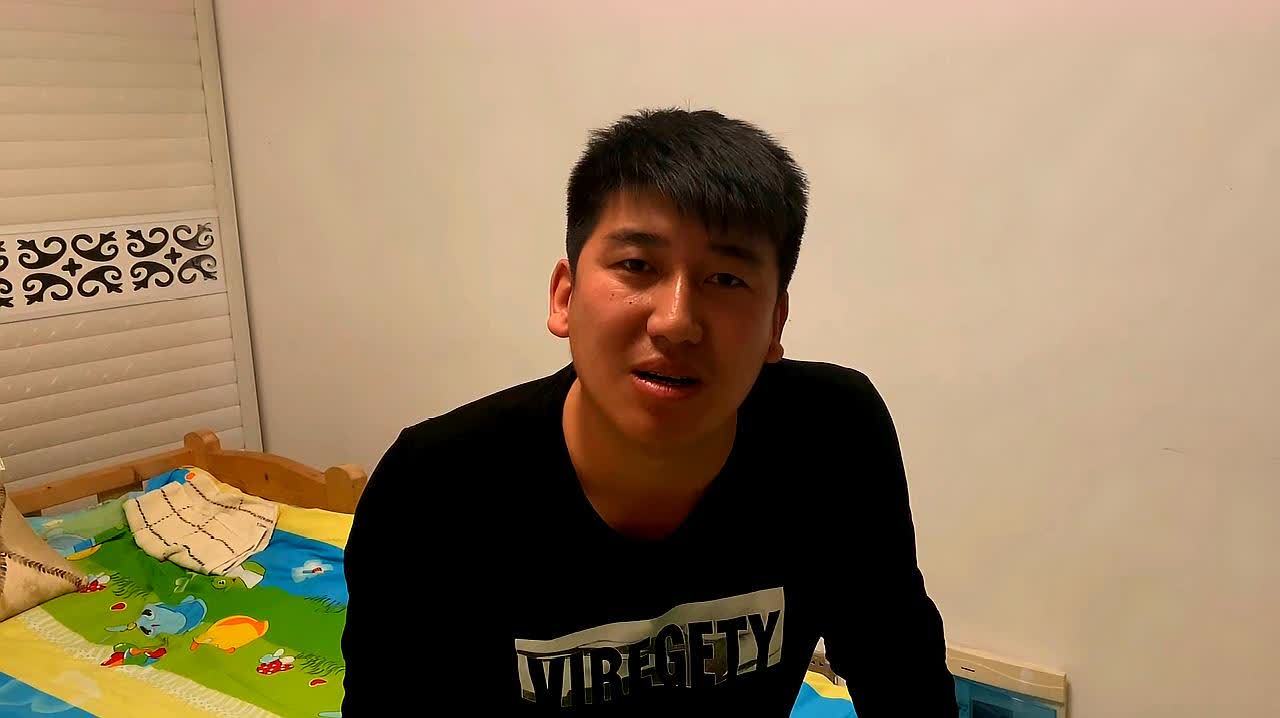 媳妇要跟老公换微信玩一天,看老公有没有小金库,看老公如何应对