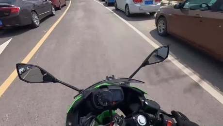 摩托车电瓶没电打不着火怎么办?不借助任何工具,教你一招搞定