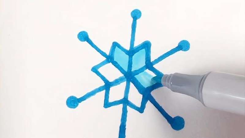 多多学画画 第83集 儿童简笔画 冬天美丽的雪花 快带宝宝来画一个