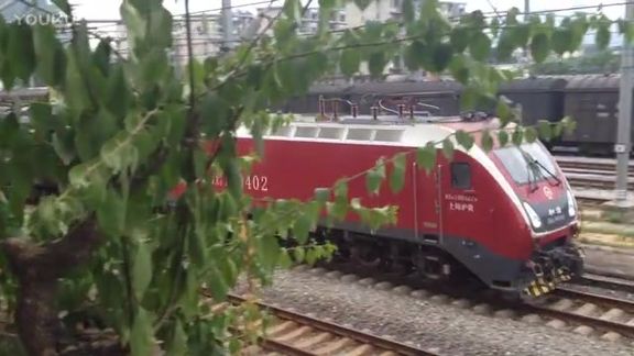 实拍:T382次昆明到上海南进桂林北站实况