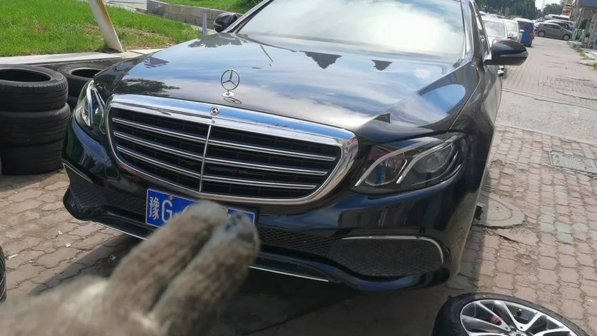 #辉腾汽修保养轮胎服务 #汽车维修 #奔驰 #防爆胎