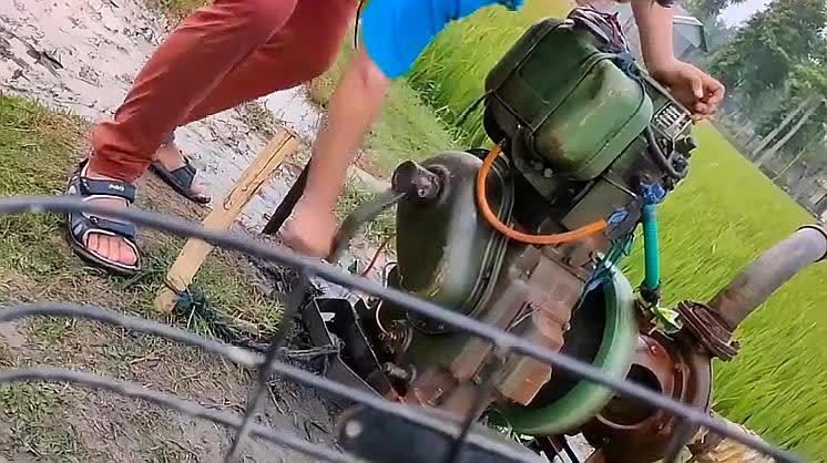 中国淘汰多少年的机器,竟被印度小伙拿去抽水,还能再用20年!