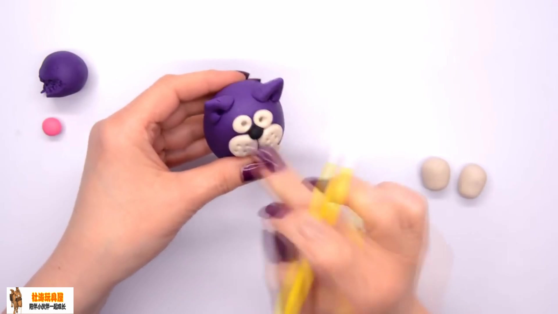 培乐多彩泥制作可爱小猫咪