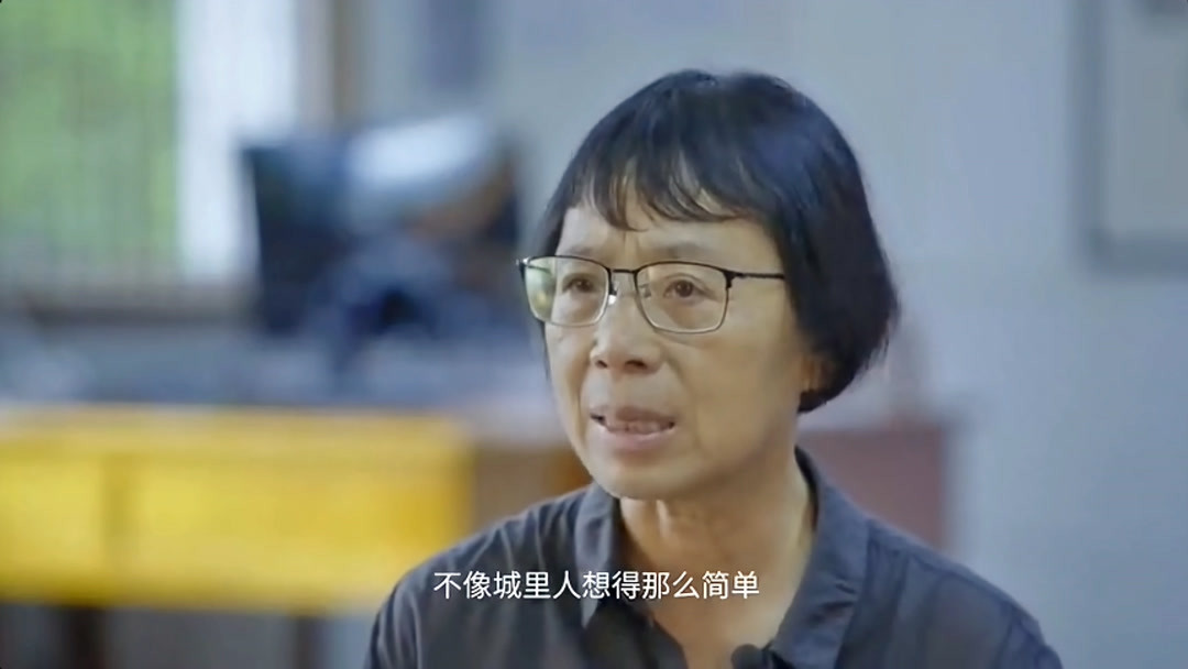 大山里的女高校长张桂梅:老惦记起飞的地方那我们培养她干什么