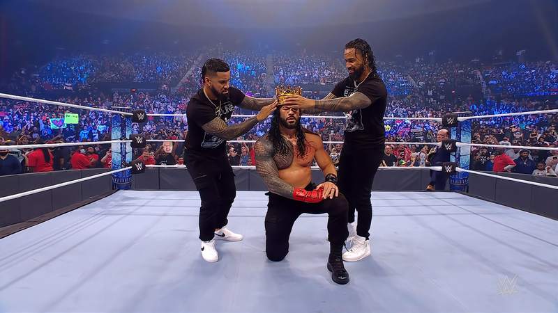 罗门伦斯因犯规输掉比赛,抢夺了国王伍兹的王冠,竟自封为王