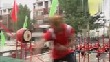 动作电影片段:释小龙饰演功夫青年,在擂台上击败外国对手(1)