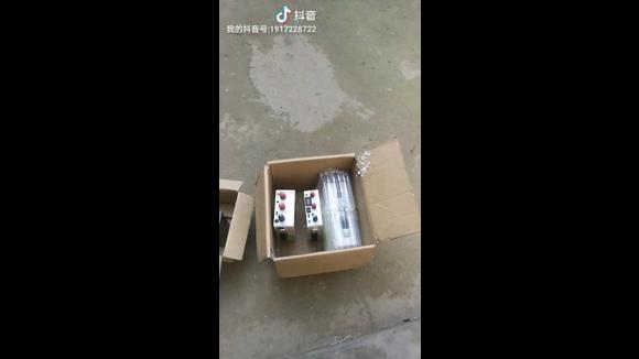 汽车应急启动电源,天冷打不着火的克星,日立高倍率电池。