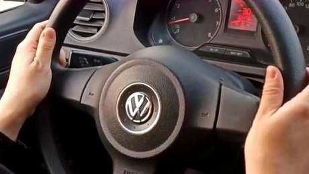 打方向盘的正确手法,新手学员一定要学,直接模仿就行了!