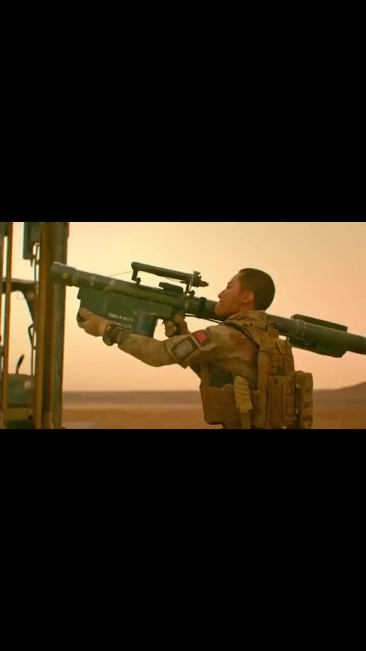 《红海行动》不合理细节:军舰椅子带轮子,室内直接发射RPG?