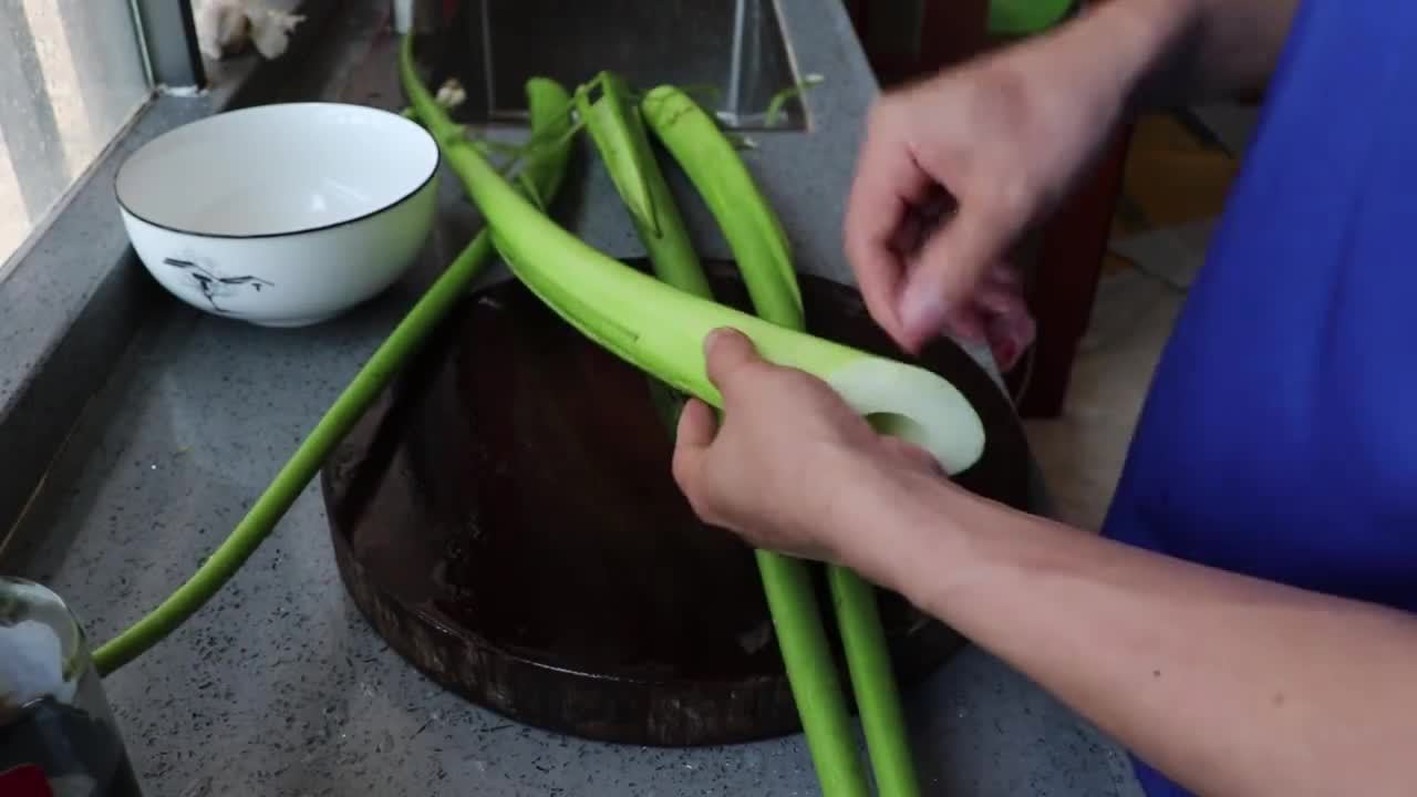 这道农家菜,我一餐能多吃三碗米饭,还是小时候的味道