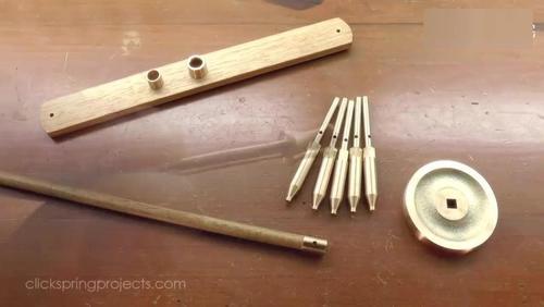 没有电钻如何打孔,这个发明简直太有智慧了,古人就这么做的