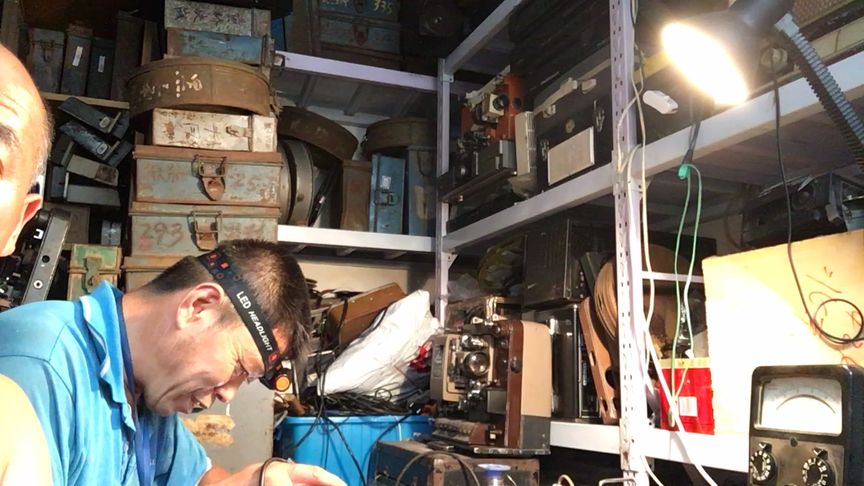 看看功放大师怎么维修功放的!