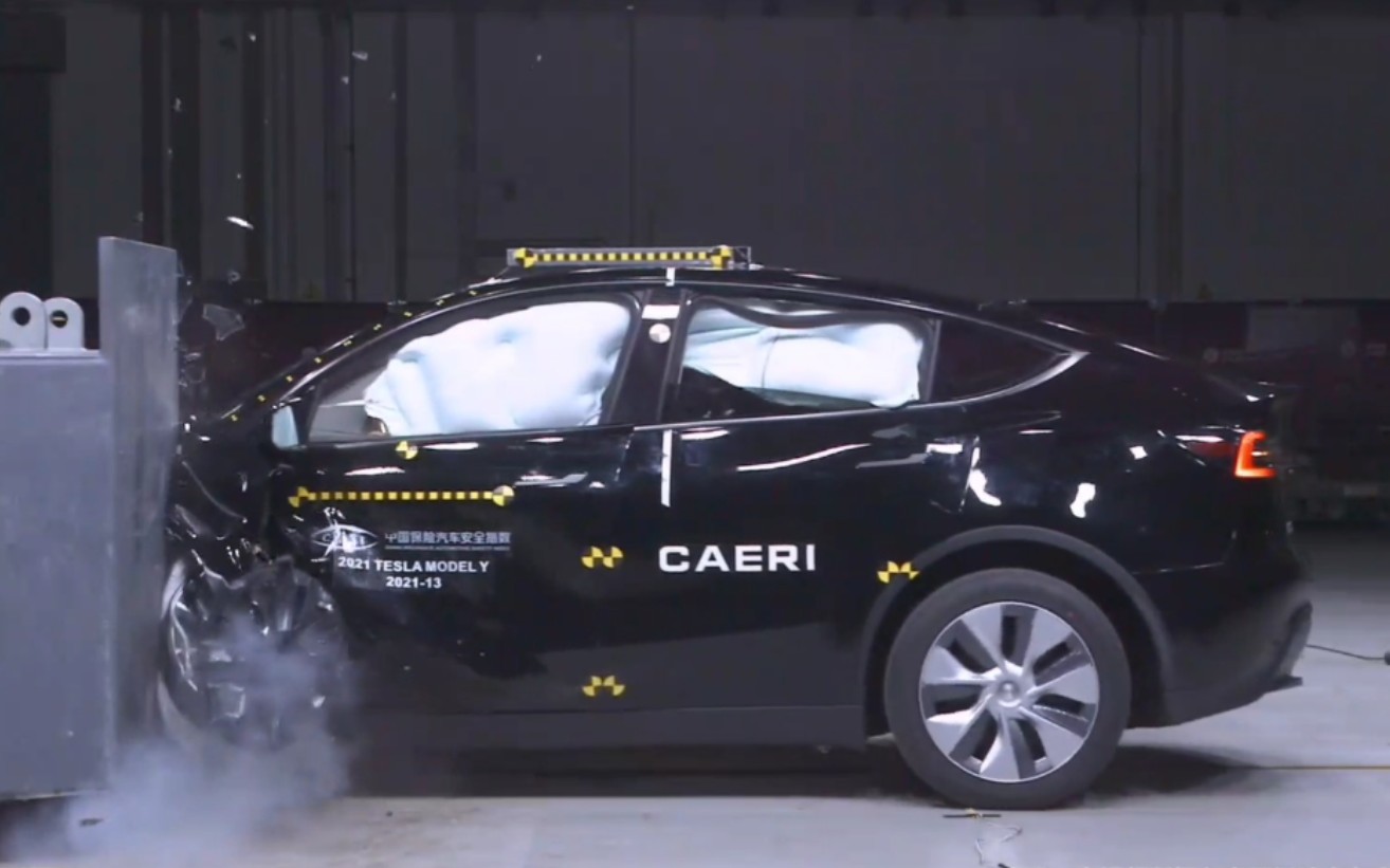 ...Model Y 中国保险汽车安全指数C-IASI 驾驶员侧正面25%偏置碰撞测试