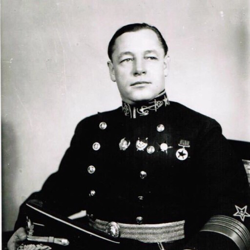 坐在克里姆林上的库帅 