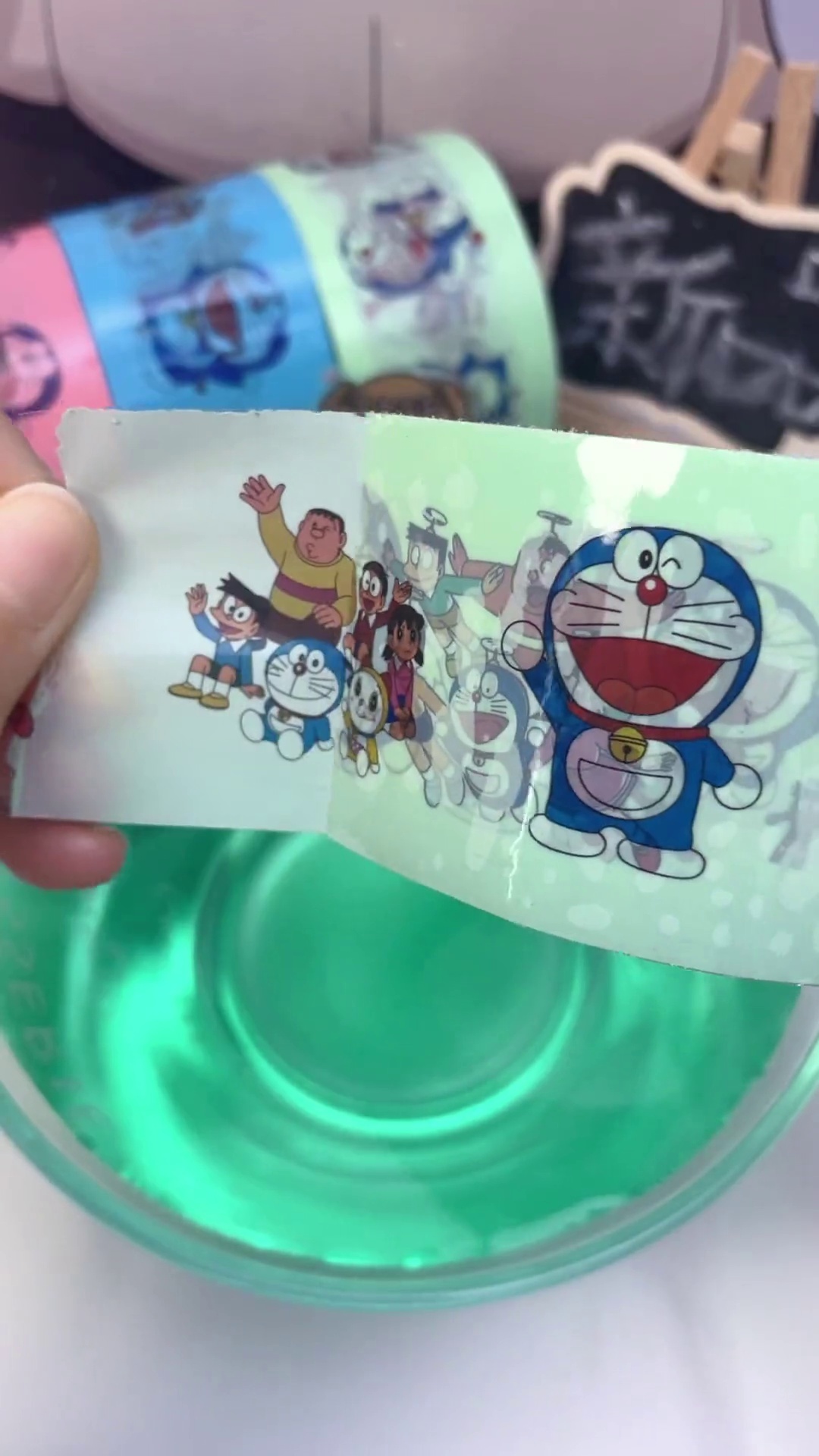 卡通哆啦A梦胶带粘水球胶带球粘水球粘粘球胶带裹水球解压玩具