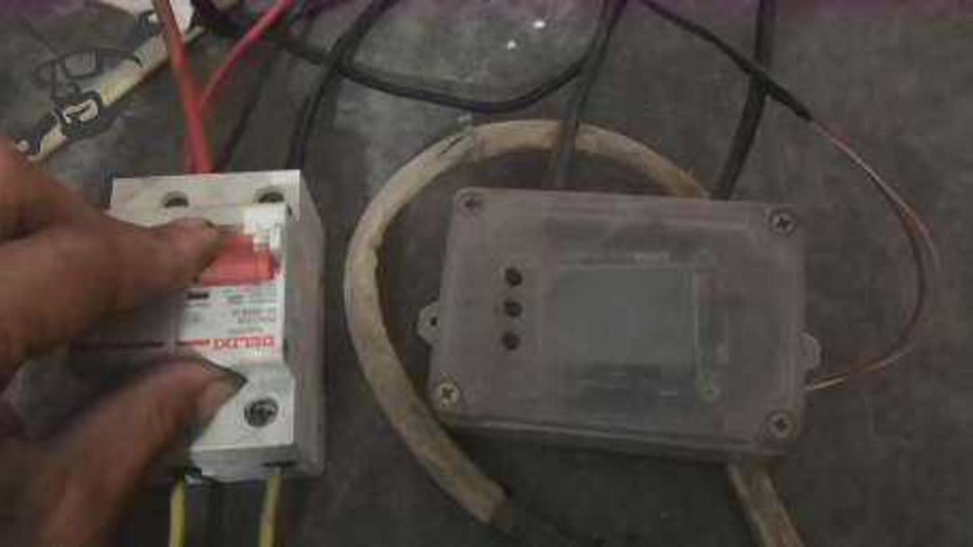 锂电池保护板何时会停止输出,截止电压的判定方法