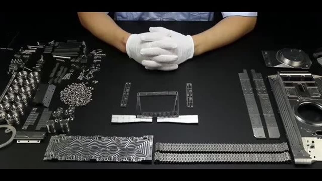 精美绝伦!全不锈钢99式坦克模型制造过程