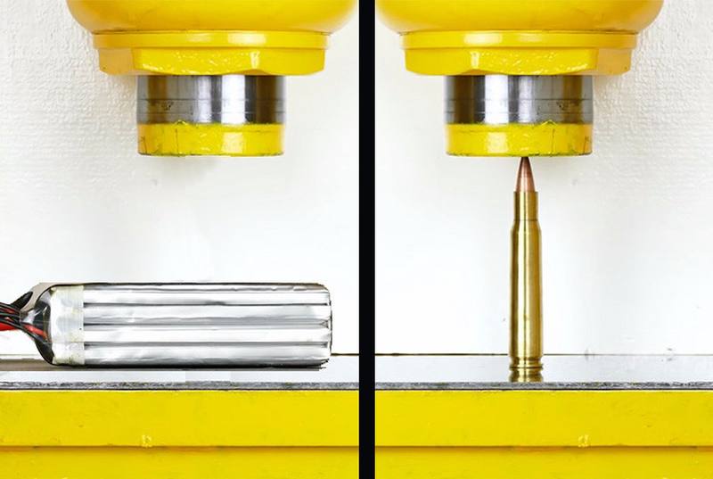 极限测试:猜猜电池与子弹哪个最怕挤压?