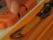 蛋黄哥行李箱密码设置方法