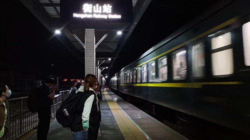 精神病人列车杀人不负刑事责任,如何避免“行走的不定时炸弹”