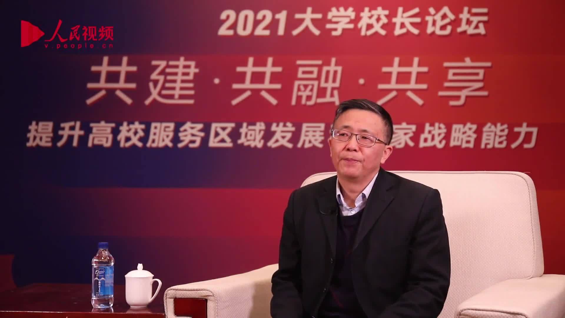 成都中和中学校长陈伦全:家长是孩子教育的第一责任人