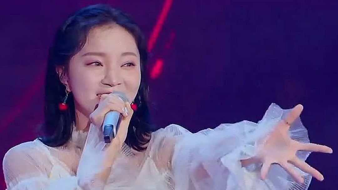 嗨唱转起来:美女一首《学猫叫》,嗨翻全场,没想到竟然会是原唱