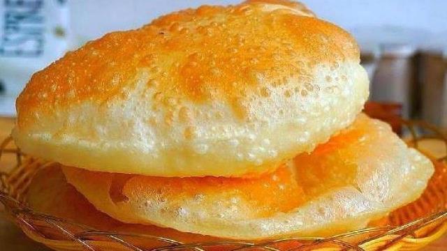 早餐最简单快速的做法,没蒸馒头没烙饼,2分钟一张,个个鼓大泡